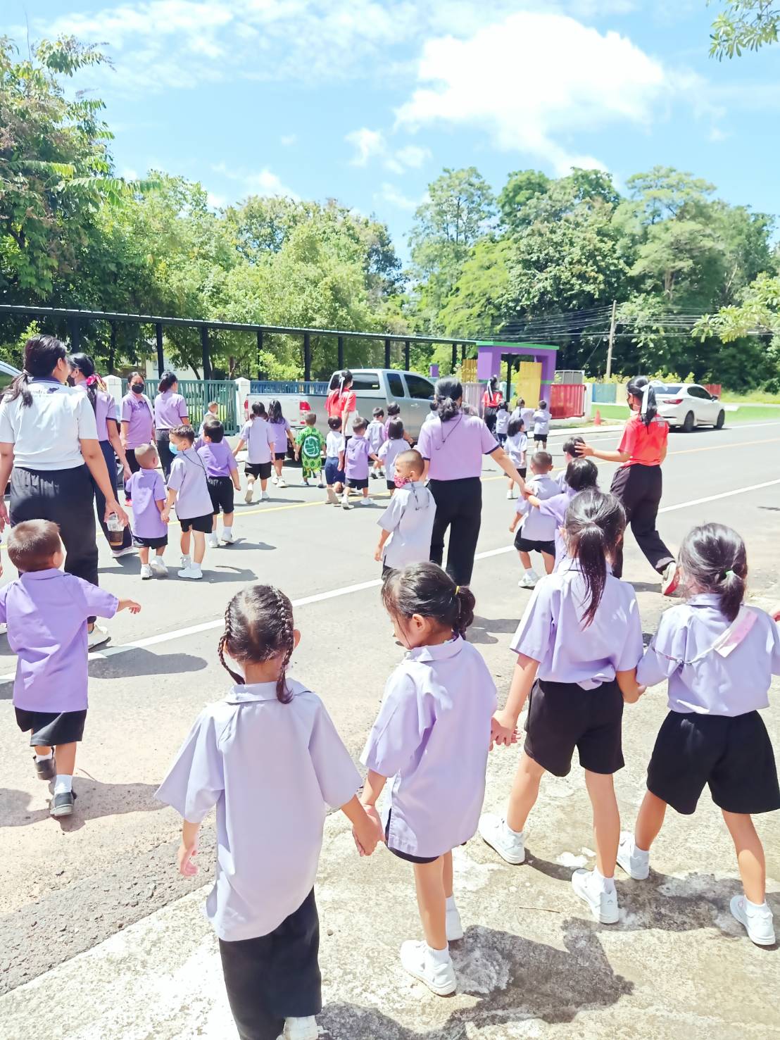 นร.ชั้นบริบาล-อนุบาล 3 เข้าเยี่ยมชมหอวัฒนธรรม ม.ราชภัฏสุรินทร์ – Satit SRRU